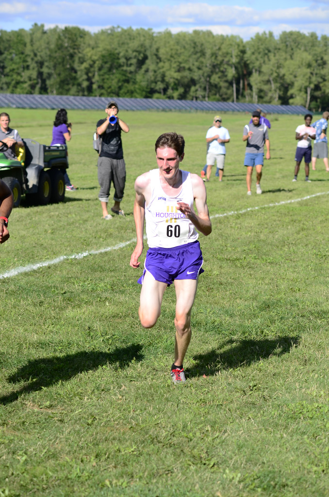 Cross Country Teams Finish Strong – The Houghton STAR